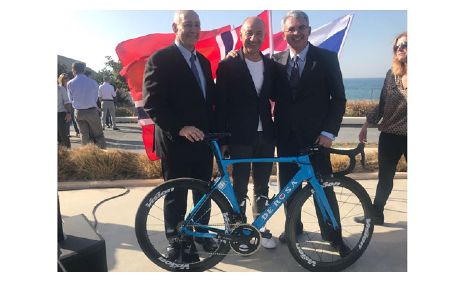 DE ROSA, CUORE DELLA SQUADRA PER LA PACE. GALLERY