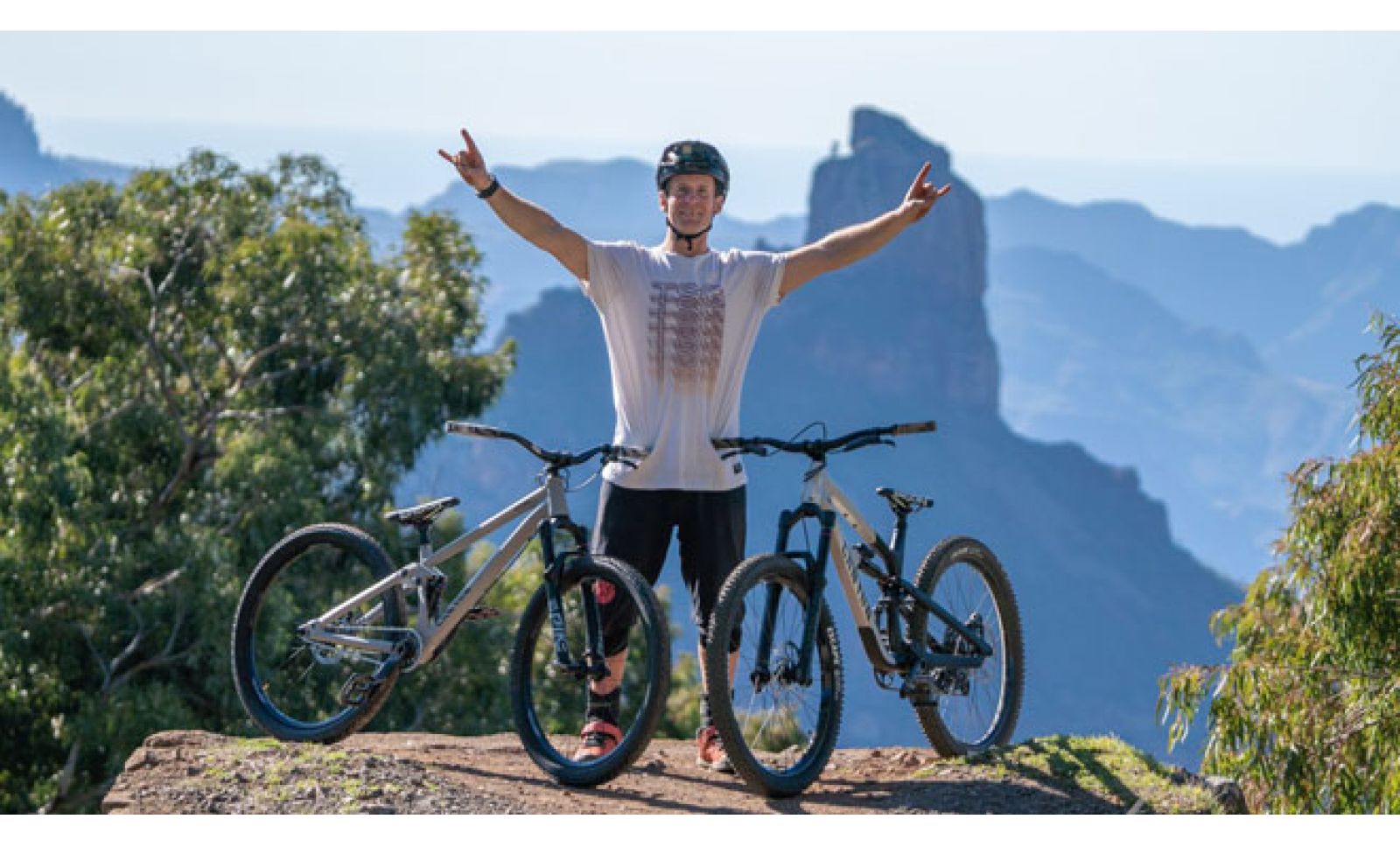 LA LEGGENDA DEL FREERIDE SAM PILGRIM FIRMA CON CANYON