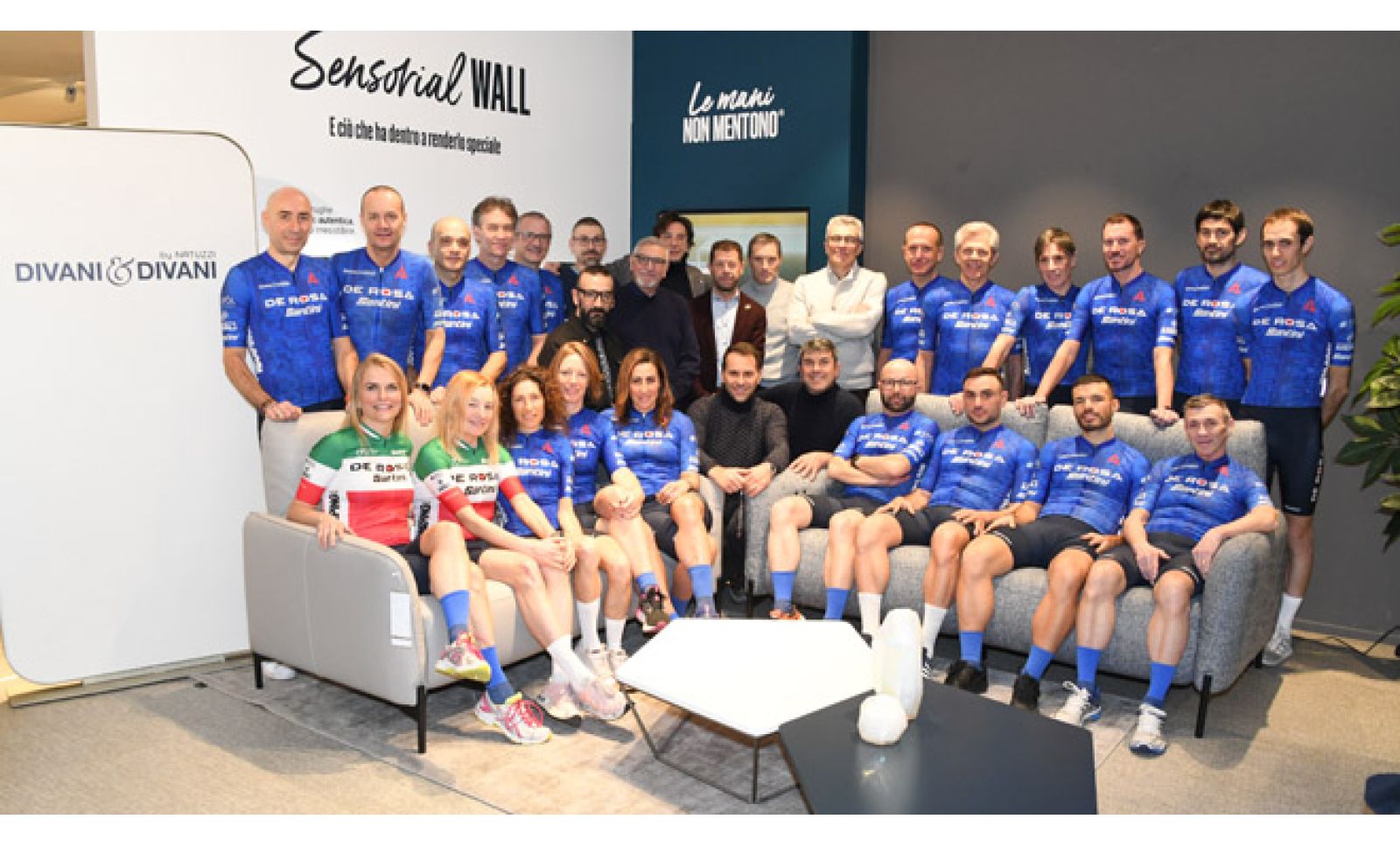 IL TEAM DE ROSA SANTINI INIZIA LA SUA DECIMA STAGIONE. GALLERY