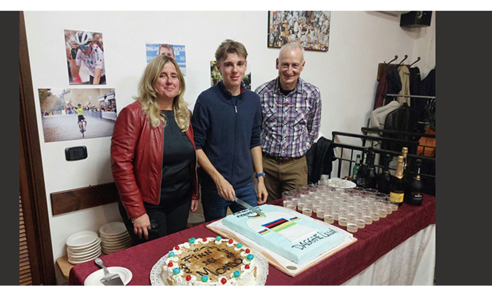 LORENZO MARK FINN E LA FESTA A SORPRESA DI MAMMA E PAPA'. GALLERY