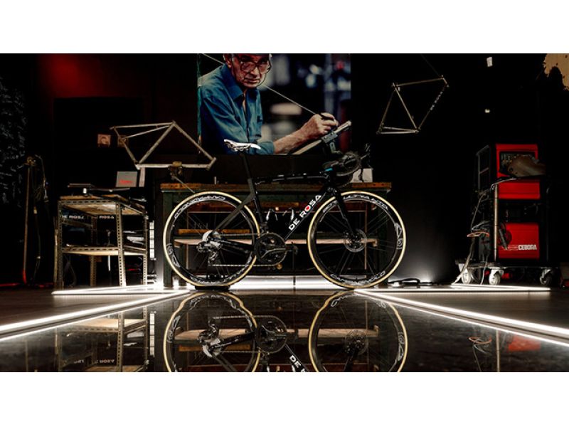 DE ROSA. ARRIVA LA 70 TEAM EDITION 2025 CON CAMPAGNOLO SUPER RECORD ...