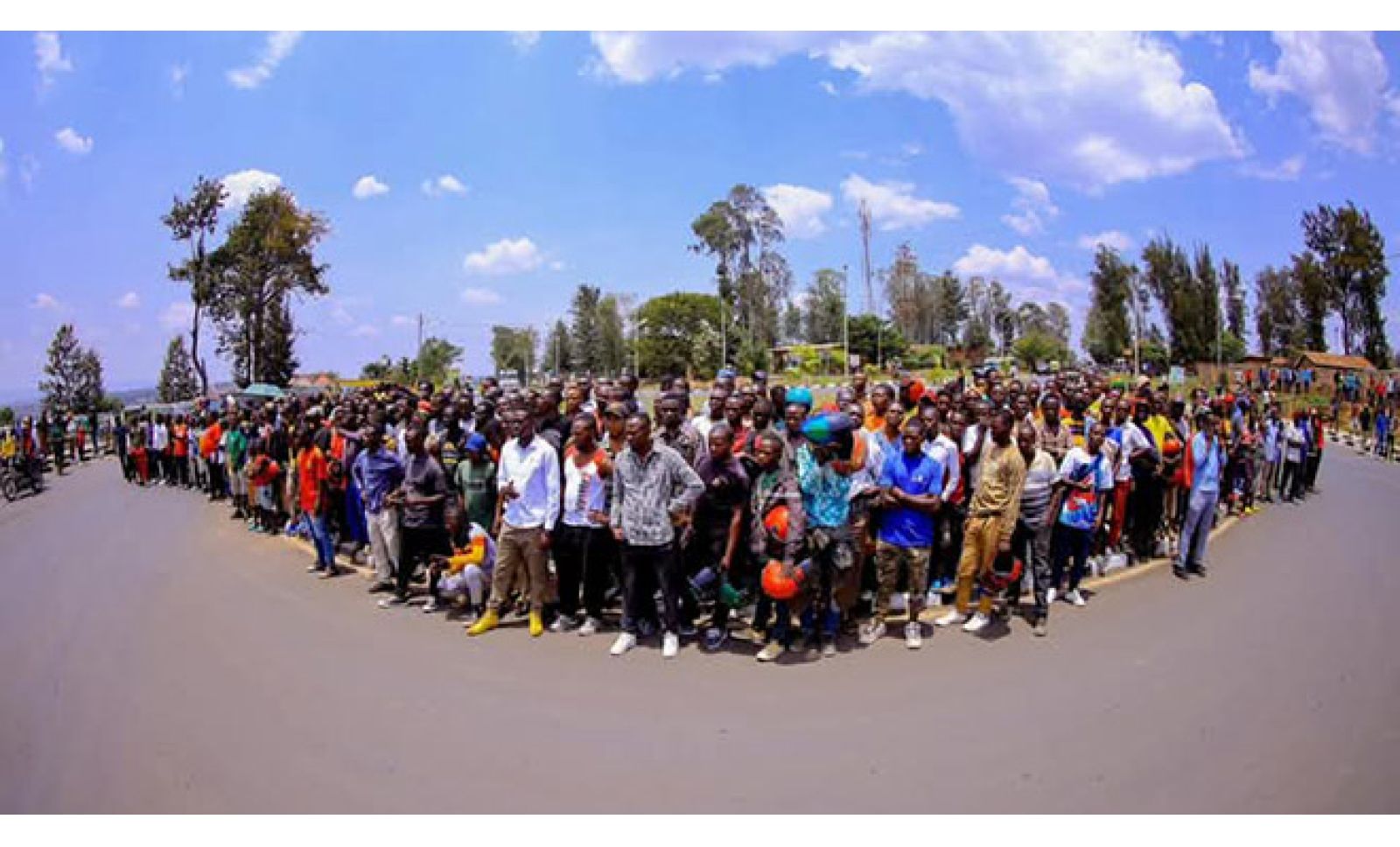 RAYS OF AFRICA. RWANDA, A COUNTRY ON THE ROAD TO APPLAUD THE TOUR. GALLERY