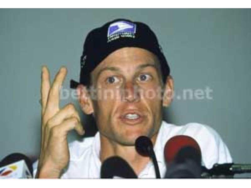 ARMSTRONG. New York Times: era "la" storia americana