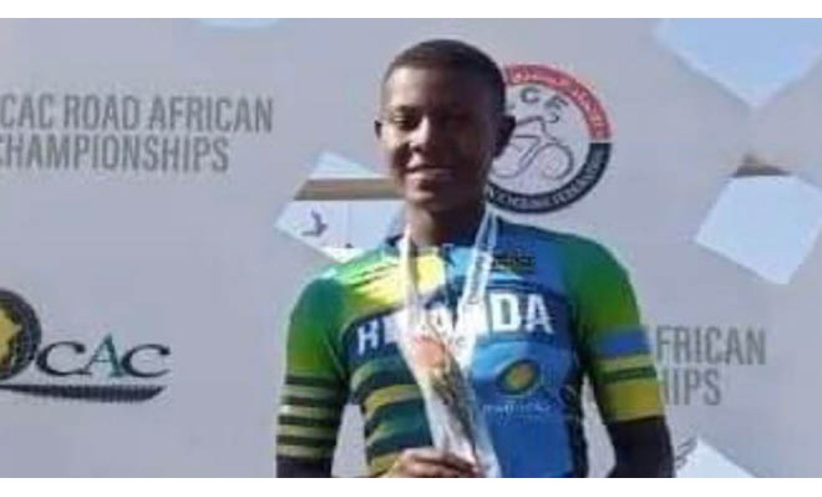 ALINE UWERA, STORIA DI UNA RAGAZZA CHE DAL RUANDA PEDALA VERSO IL MONDO. GALLERY