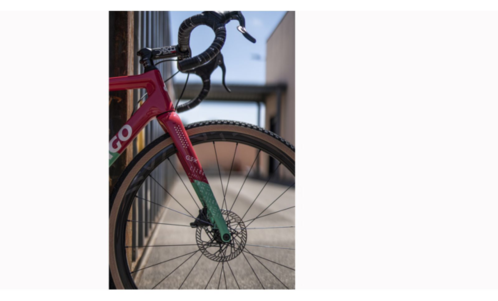 NATHAN HAAS ALLA THE RIFT GRAVEL RACE CON UNA COLNAGO G3-X DOPAMINE ...