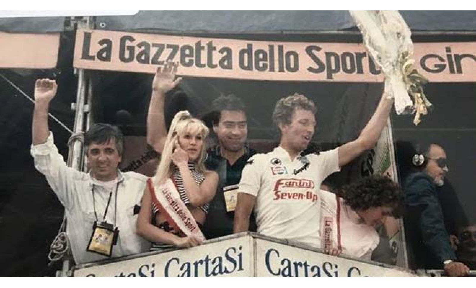 ASPETTANDO IL GIRO. LUCCA E LA STORIA ROSA LEGATA ALL'AMORE & VITA DI ...