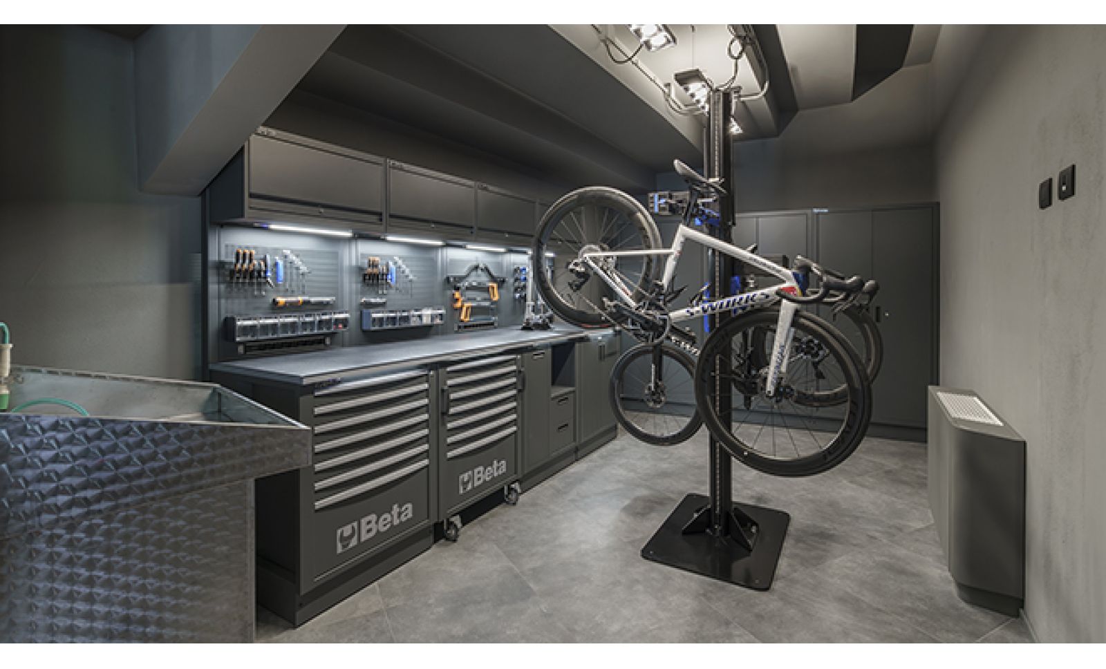 SPECIALIZED INAUGURA IL VIGO STORE ALL'INTERNO DEL VIGORELLI